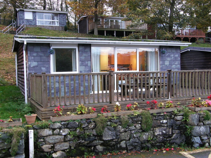 Peaceful Chalet With Large Patio - Caernarfon