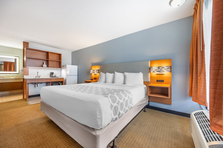 King/queen Combo Studio - On Strip - Branson, MO