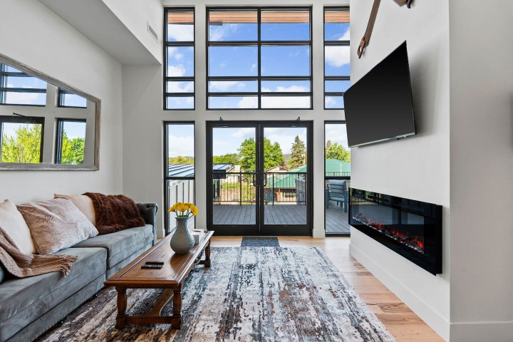 Downtown Whitefish Condo W/ Mountain Views - Whitefish, MT