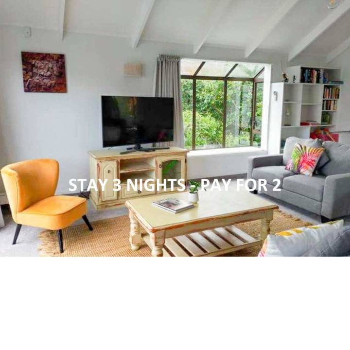 Across Lake & 5 Min Walk To Town *No Service Fee* - Taupo