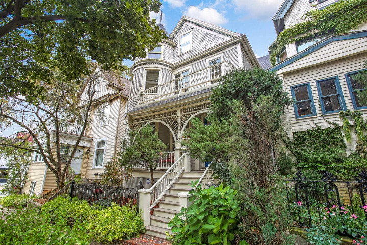 Classic Victorian Downtown With Modern Amenities - Milwaukee