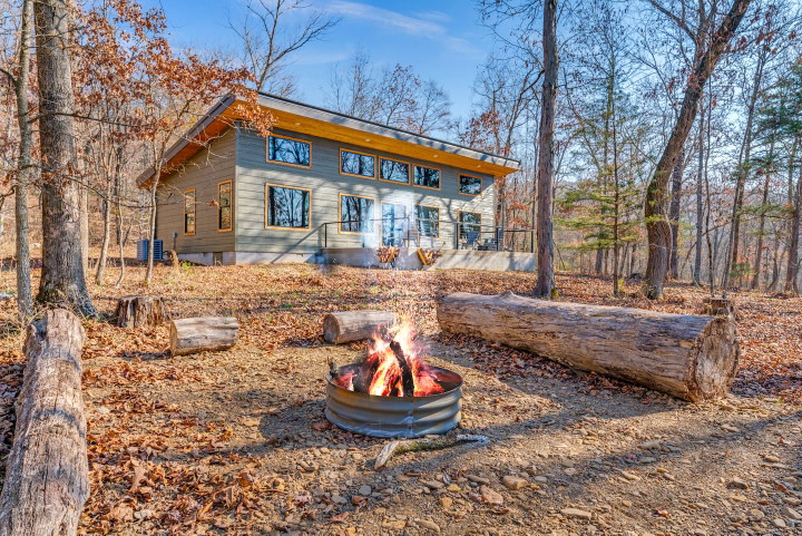 Elk Cabin At Thunder Bluff - Fayetteville, AR