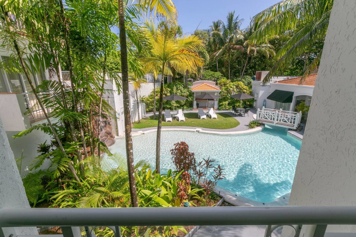1 Bedroom Pool View Apartment In Alassio Resort Palm Cove - Cairns