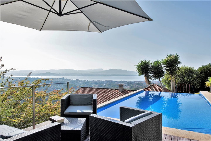 Casa Gallega Restaurada Con Piscina - Galicia