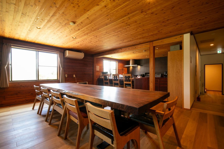 Myoko Ski Chalet · Atrium & Fireplace · 15 Guests - Myoko