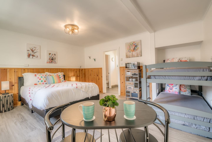 Whimsical Suite #3 / Downtown At 'The Wanderlust' / 1 Queen, 1 Twin Bunk - Leavenworth, WA