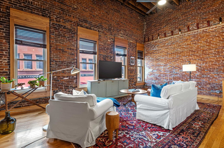 Historic Loft Right On Main St - Stillwater, MN