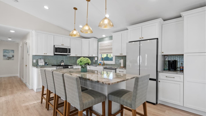 Coastal Retreat-walk To Scarborough Beach Sleeps 8 - Narragansett, RI