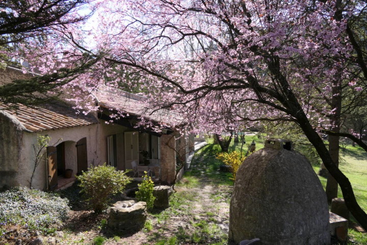 Maison Au Calme Avec 3 Chambres Et Grand Jardin - Digne