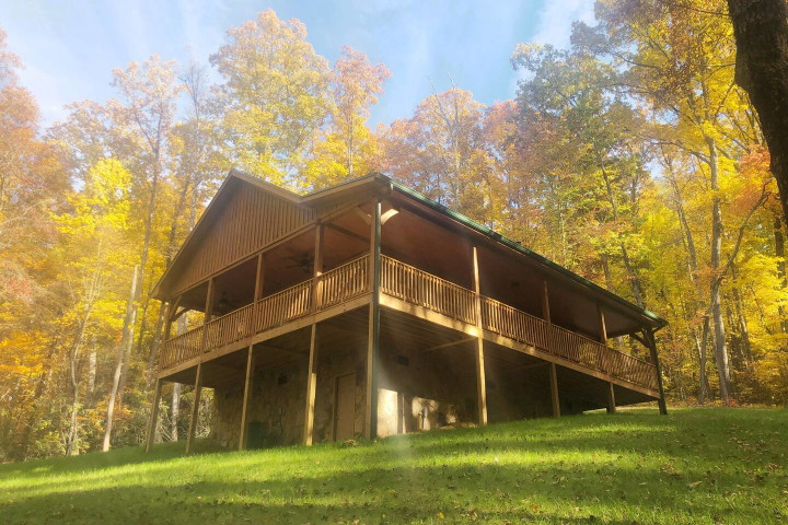 Homey Cozy Dog Friendly Cabin Surrounded By Beautiful Mountain Trees W/hot Tub+ - Cosby, TN