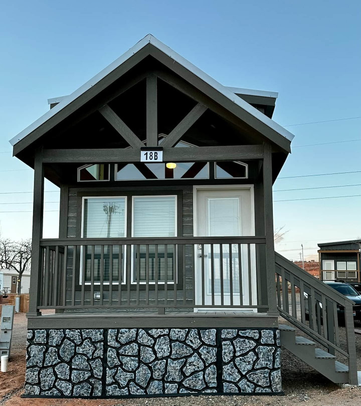 Cozy Tiny Home King Room #18b - Page, AZ