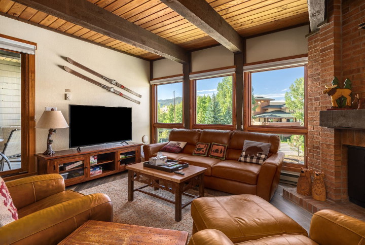 Downhill Den! Easy Walk To The Gondola With Mountain Views! - Steamboat Springs