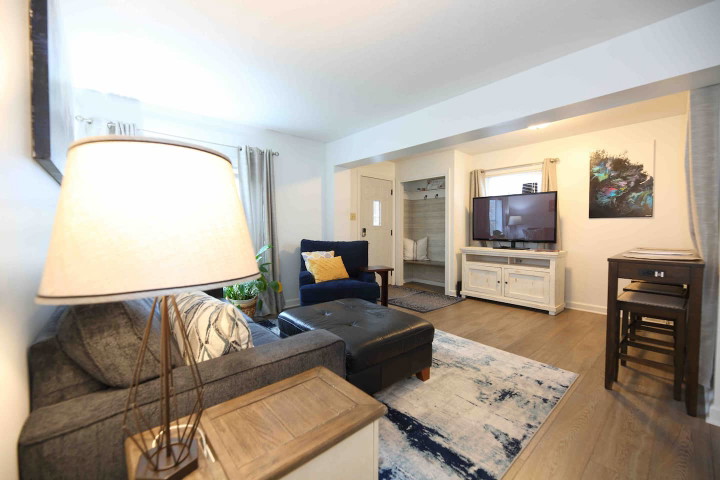Quaint Bungalow/sleeps 4/close To Downtown - Des Moines, IA