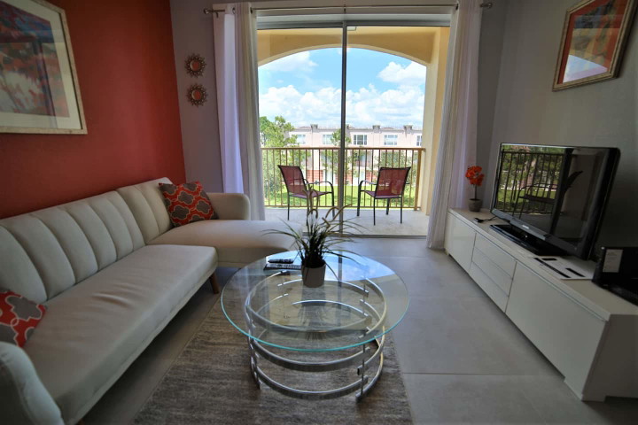Contemporary Condo In Vista Cay Resort - Ocoee, FL