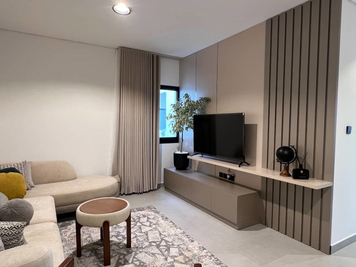 Vera Bosher: Modern Elegance With Warm Tones - Mascate