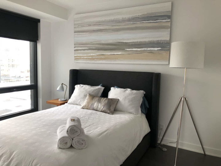 Recently Build  2 Bedroom Condo Central Downtown - Montréal, QC