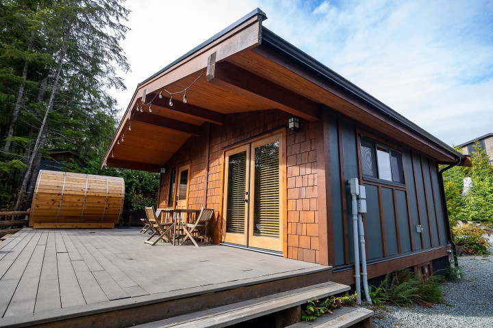Explorer's Retreat Sauna & Bunkhouse & Fire Pit - Port Renfrew