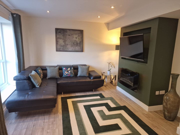 Luxury 3 Bedroom House Newly Renovated - Loch Ness