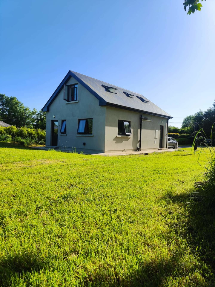 2 Bedroom Countryside House - Shannon