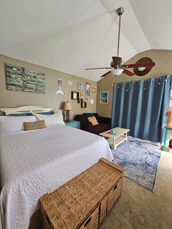 Vacation Cottage, Beachy Vibe, Home Away From Home - 더네딘