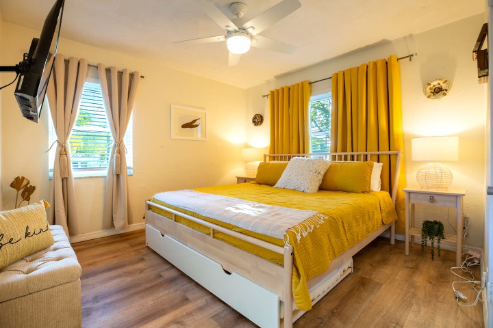 Cigar City Casita - Pet Friendly - Tampa, FL