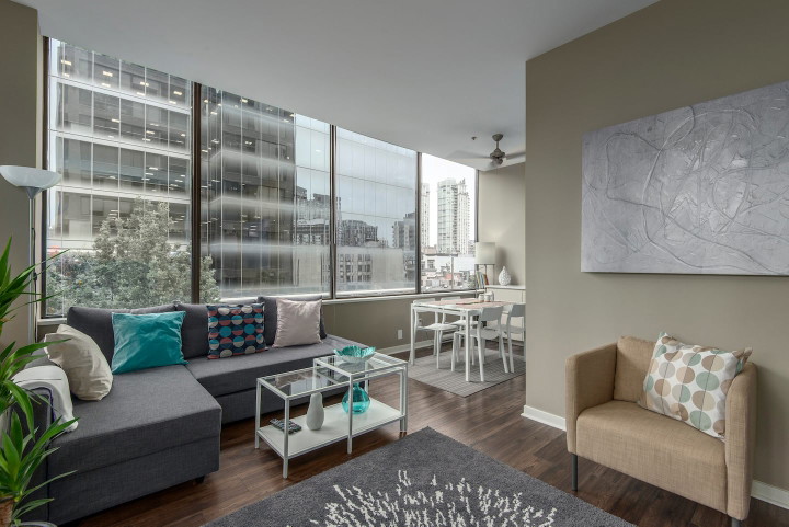 Live Your Downtown Dreams! 1 Bedroom With Parking - Vancouver