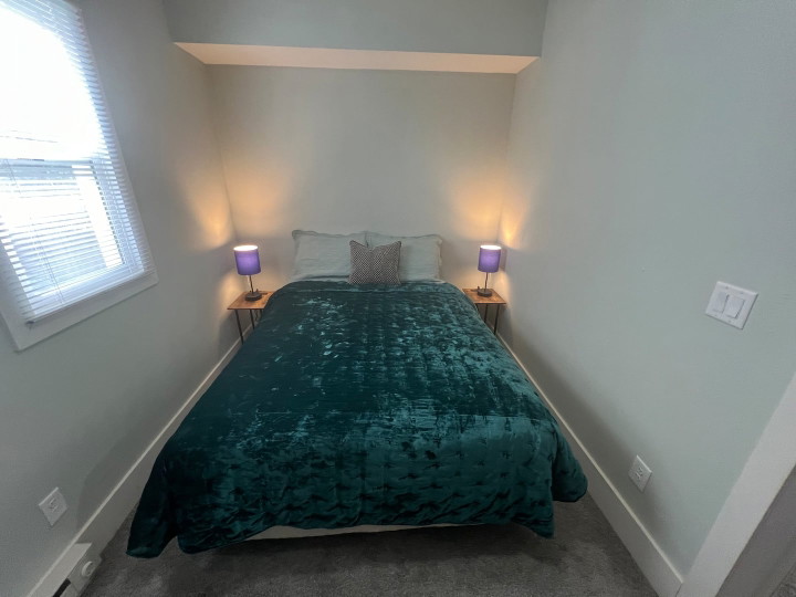 1 Bed 1 Bath Cozy In Cr Close To Coe College - Cedar Rapids, IA
