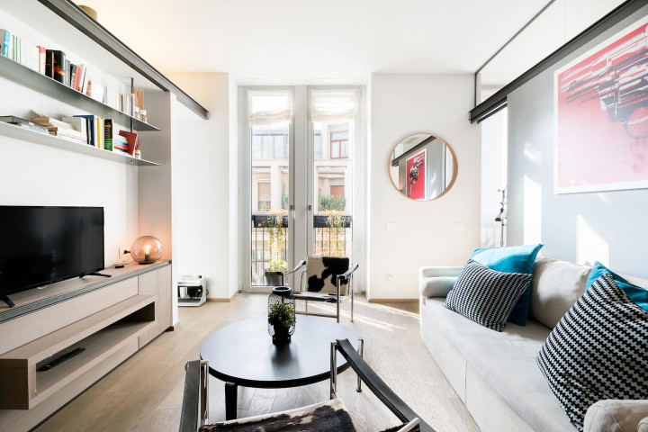 Elegant And Bright Designer Apartment A Stone's Throw From Piazza Duomo - Milano