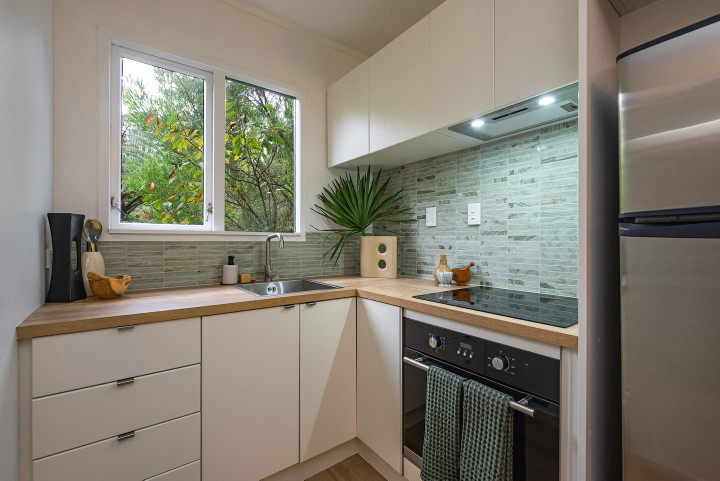 City Side Treehouse Getaway - W/- Outdoor Bath - Northland
