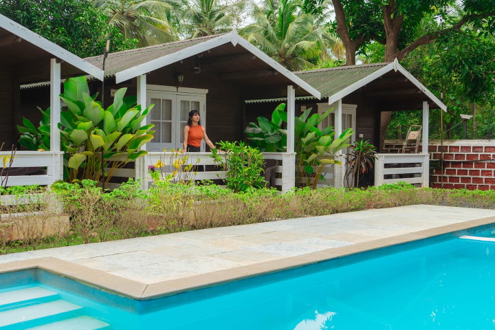 Serene Garden Nook - Cozy Cottage With A Pool View - Goa