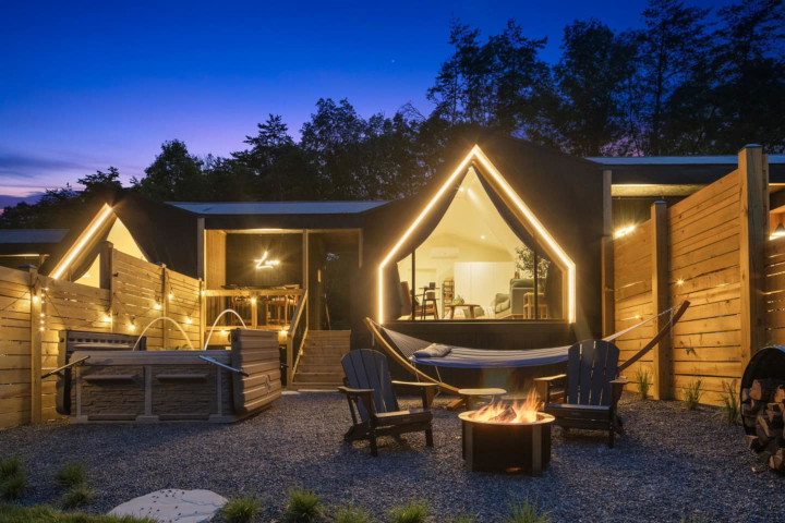 Luna | Romantic A-frame + Hot Tub & Views - Berkeley Springs, WV