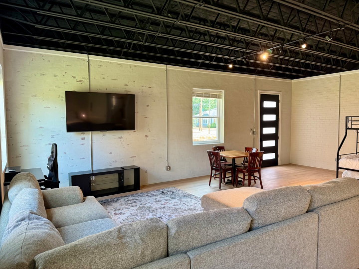 Step-free Studio In Historic Downtown Palestine - Palestine, TX
