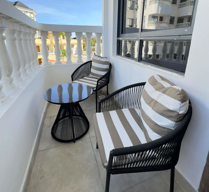 Cute Studio Walking Distance To City Mall With Ac - Mombasa