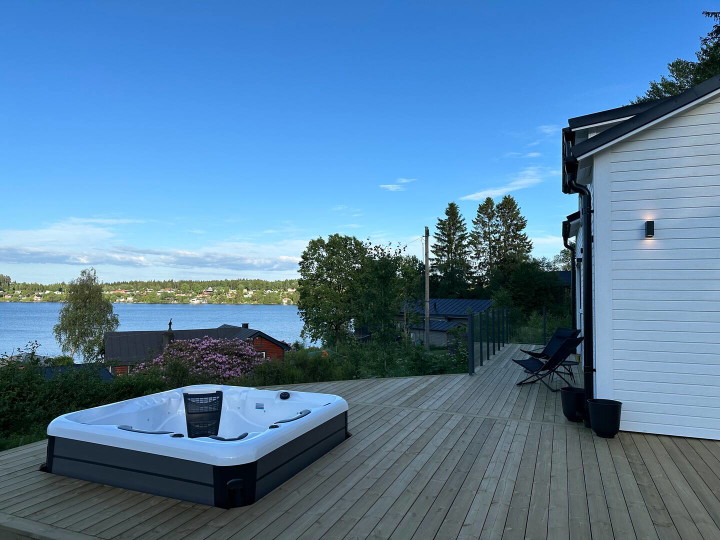 Lake Views, Tranquil Surroundings & Jacuzzi - Sweden