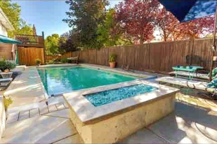 Ski & Hiking L Summer Pool L King Beds L Large Apartment L Mountain Views - Sandy, UT