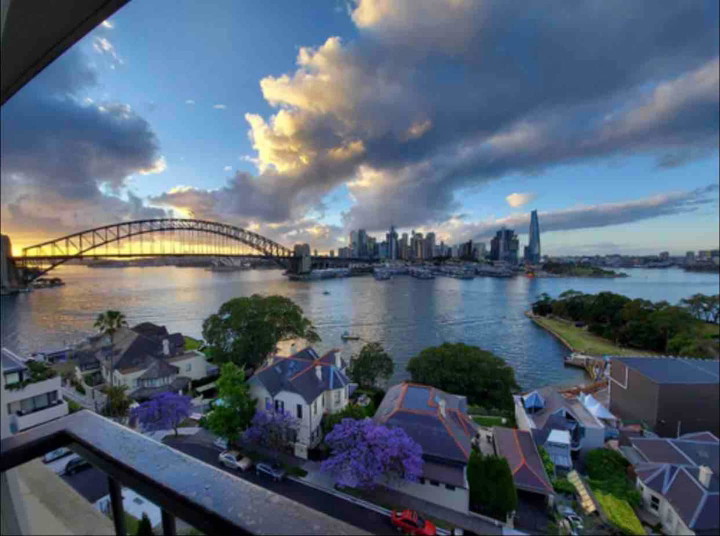 Stunning Sydney Views, Comfortable Living - North Shore