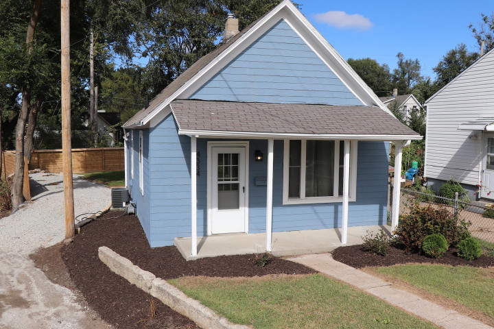 Cozy Bungalow With Awesome Kitchen And Backyard - Omaha, NE