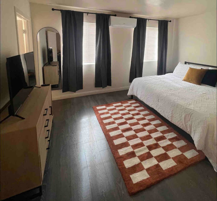 Southern Sun- Guest House- King Bed & Sofa Bed - Simi Valley, CA