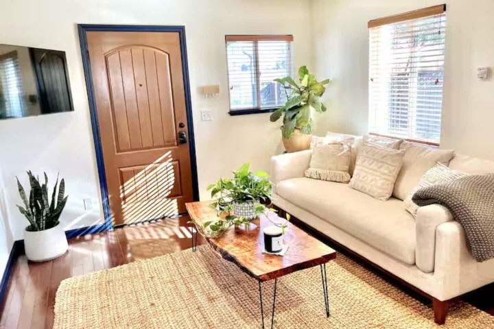 Beachy 2br By The Boardwalk - Santa Cruz, CA