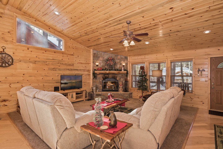 Mountain Bliss: Outdoor Hot Tub! Arcade! - California