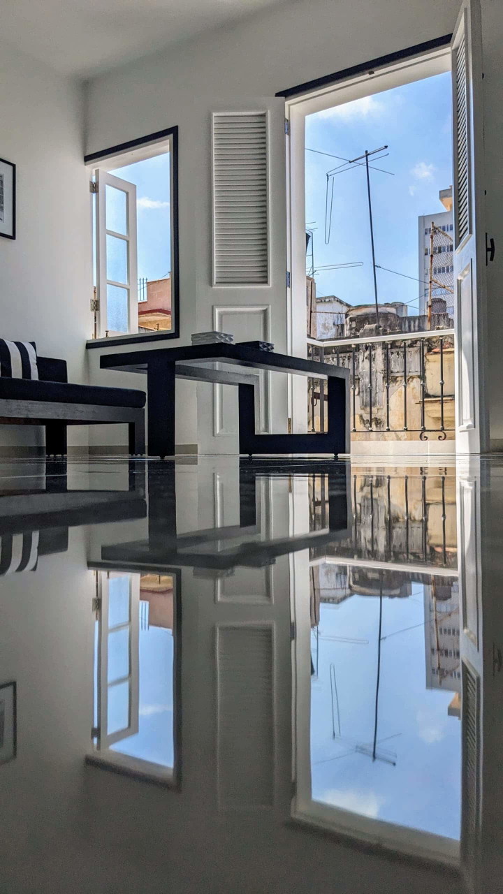 B&w Urban Suite In Old Havana - Havana