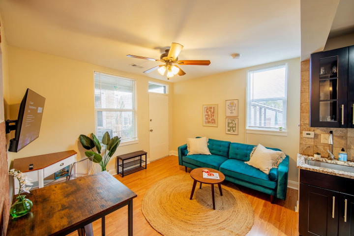 Cozy Apt In Heart Of Shadyside - Private Balcony - Pittsburgh, PA