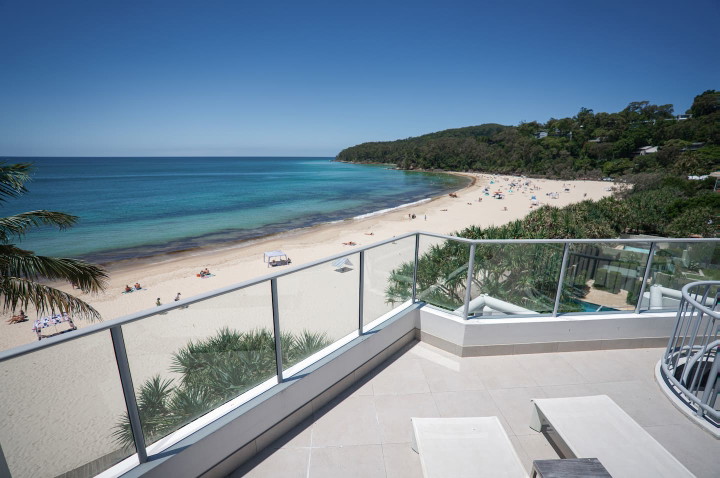 One Bedroom Beachfront Spa Penthouse Apartment - Queensland
