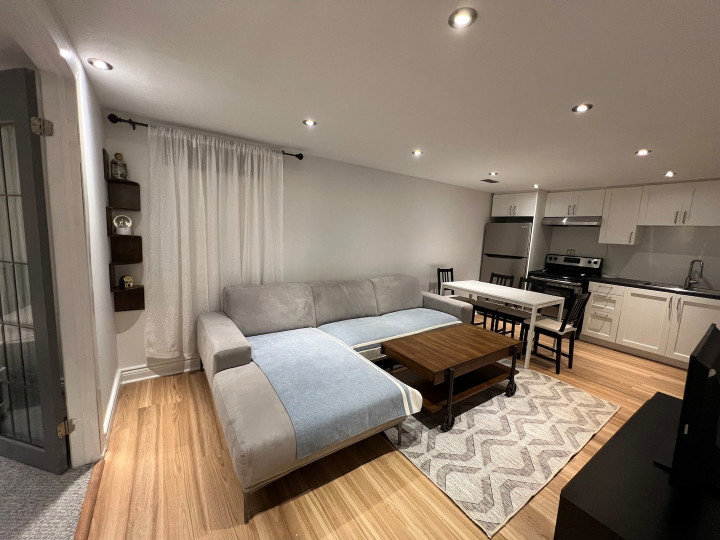 Apartment In Waterloo -Basement - Waterloo