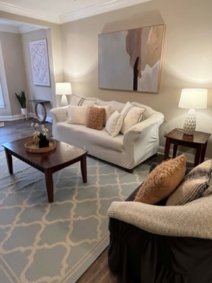 Fabulous 1br /1ba W/sunrm & Desk - Alpharetta, GA