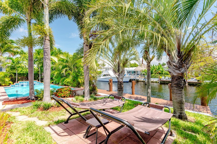 Tropical Oasis Close To All South Florida Offers! - Coral Springs, FL