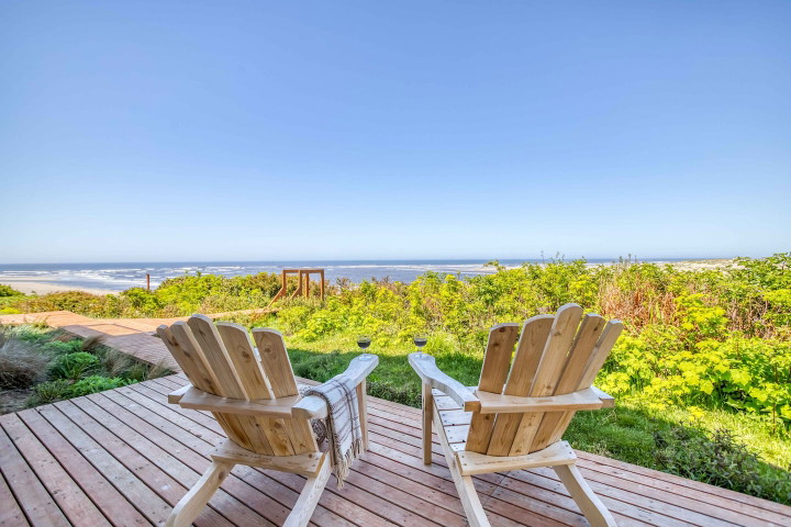 Oceanfront Escape | Sauna, Views And Dog-friendly - Waldport, OR