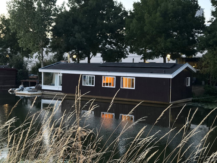 Sfeervolle Woonboot Jaarbeurs - Nieuwegein