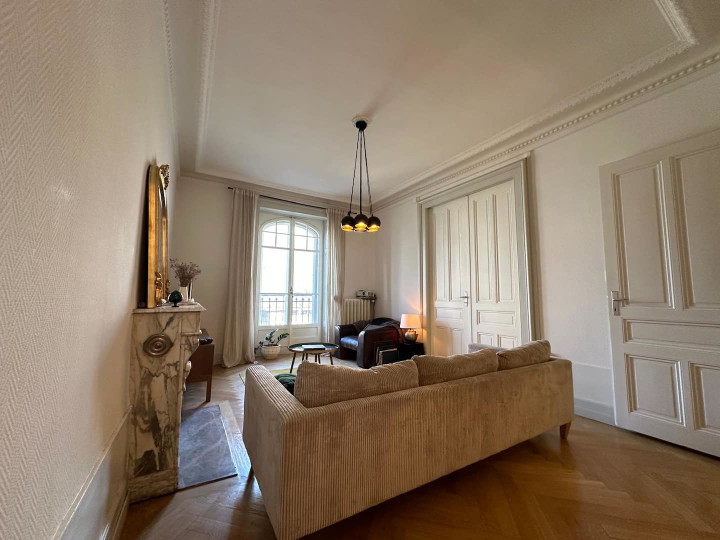 Central Two-bedroom Apartment - Genebra