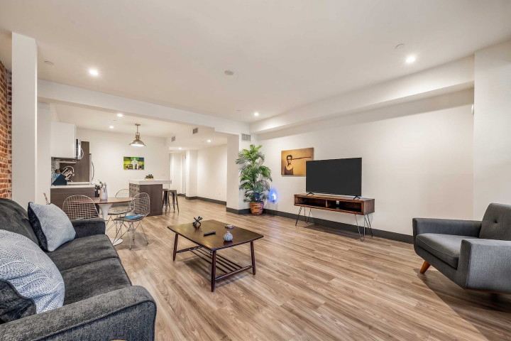 Near Crypto Arena I Bright Dtla Loft I Roof Deck - Los Angeles